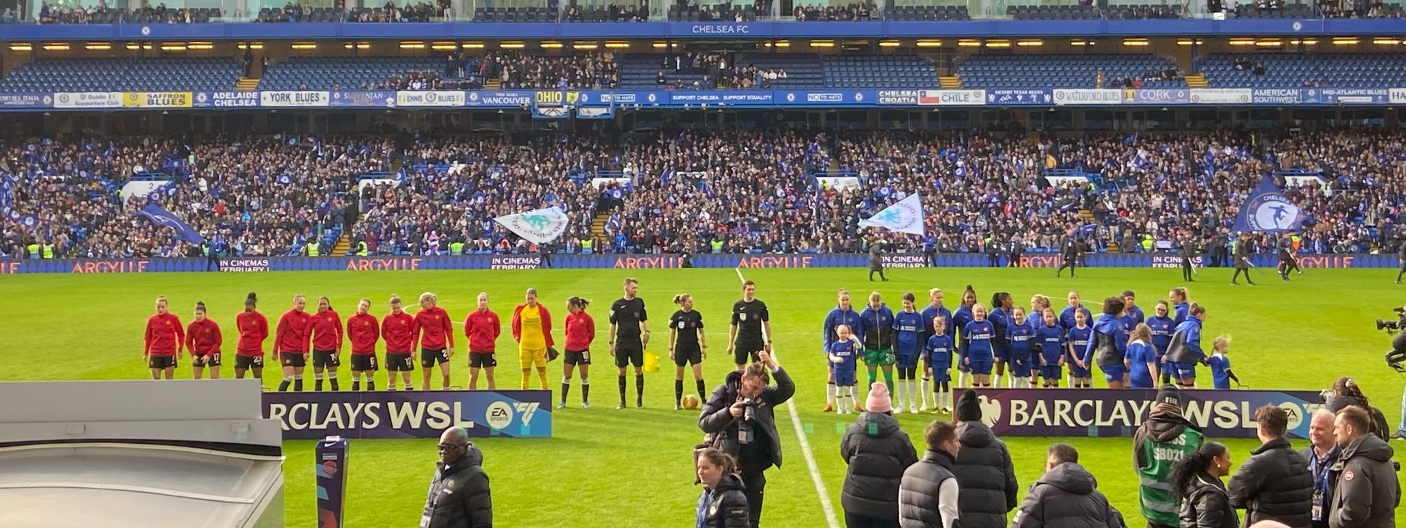 Lauren James stars again as Chelsea battle past Manchester United ...